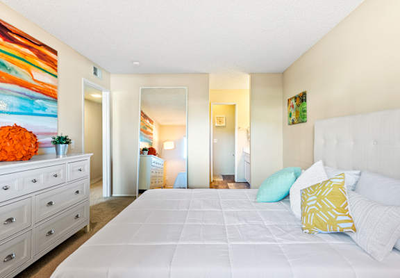 Oceanside Apartments | River Oaks