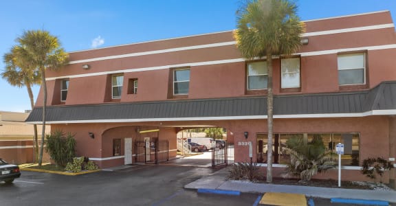 Apartments in Orlando, FL | Colonial Drive Apartments