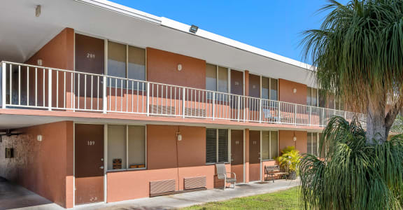 Apartments in Orlando, FL | Colonial Drive Apartments