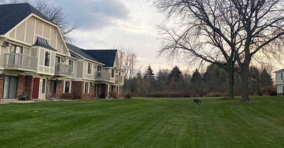 Apartments in Kenosha | Wood Creek Apartments