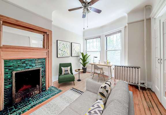 The Pelham | Lincoln Park Apartments in Chicago, IL