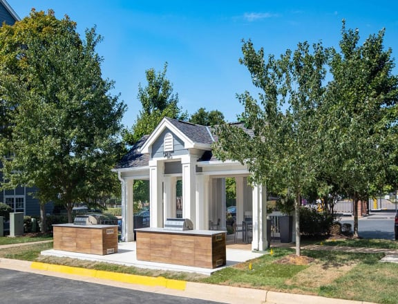 Springfield Apartments | The Residences at Springfield Station