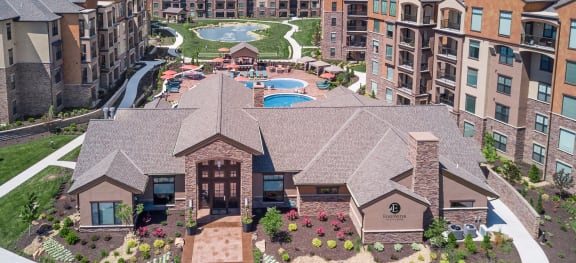 Lenexa Apartments | EdgeWater at City Center