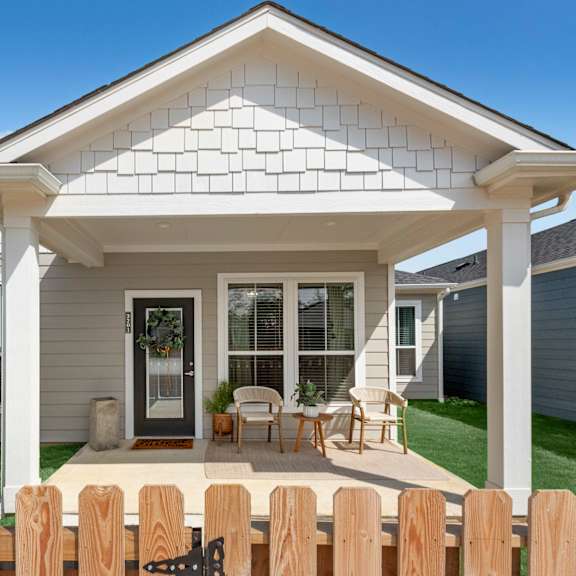 Cottage Living | Apartments in Conroe, TX