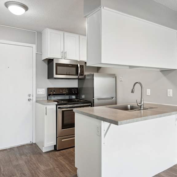 Apartments for Rent in Eagan, MN | Cedarvale Highlands