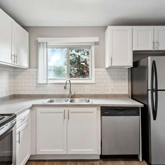 Apartments for Rent in Eagan, MN | Cedarvale Highlands