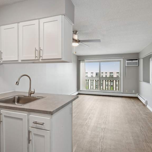 Apartments for Rent in Eagan, MN | Cedarvale Highlands