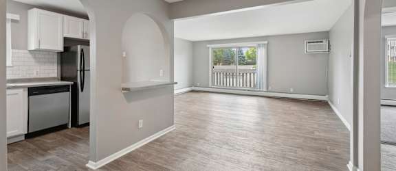 Apartments for Rent in Eagan, MN | Cedarvale Highlands