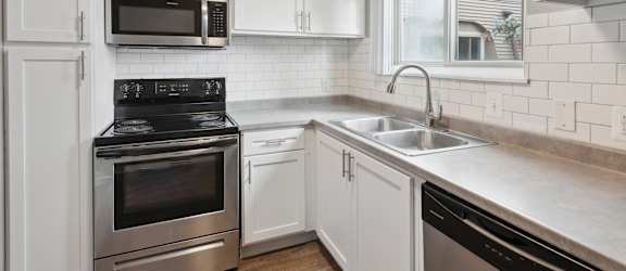 Apartments for Rent in Eagan, MN | Cedarvale Highlands