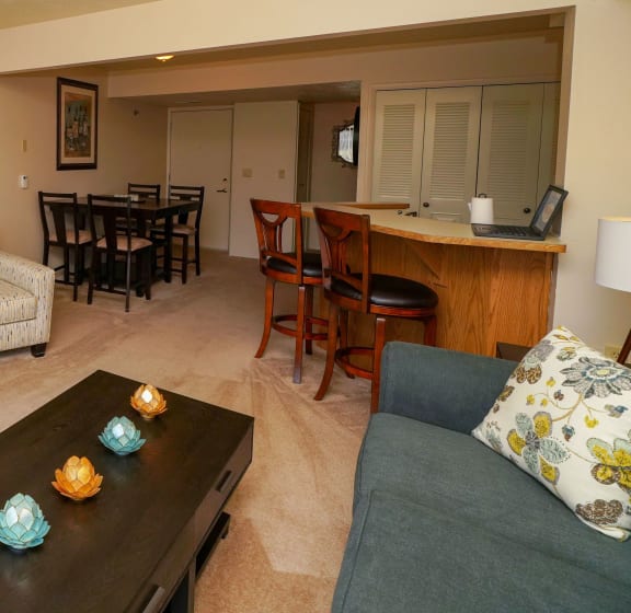 Apartments in Walker, MI on Alpine | Green Ridge Apartments