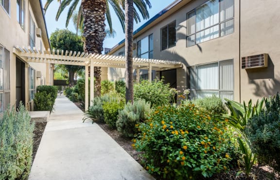 Apartments for Rent in Canoga Park, CA | Parthenia Terrace