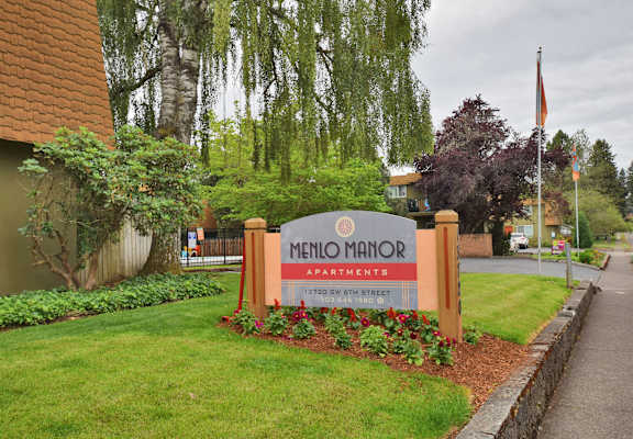 Menlo Manor | Apartments in Beaverton, OR