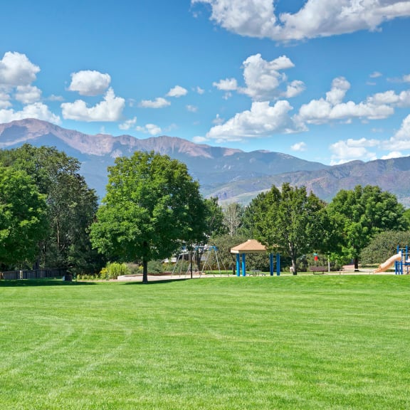 Windtree Apartments in Garden Ranch - 2530 Paragon Dr | Colorado ...