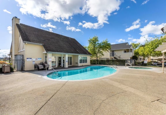 Emerald Pointe | Apartments in Rohnert Park, CA