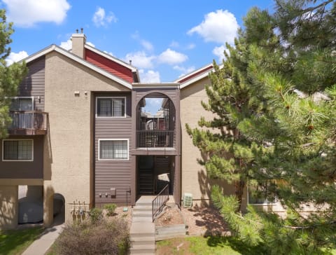 The Joliet at Lowry | Apartments in Aurora, CO