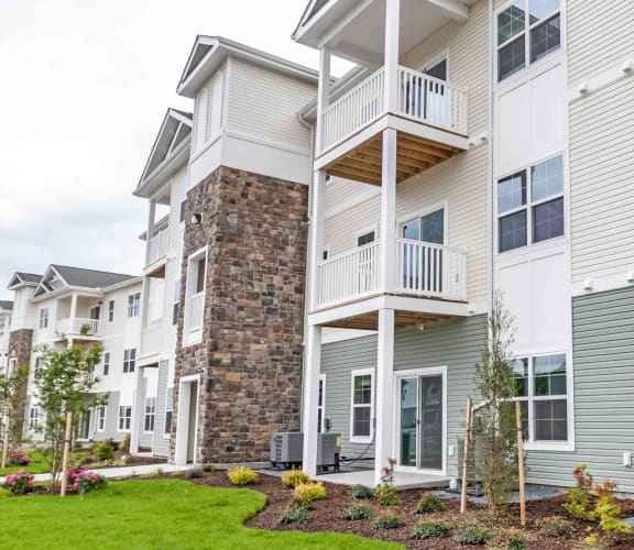 Coventry Square Luxury Apartments | Salisbury Apartments for Rent