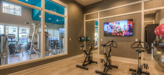 Lenexa Apartments | EdgeWater at City Center