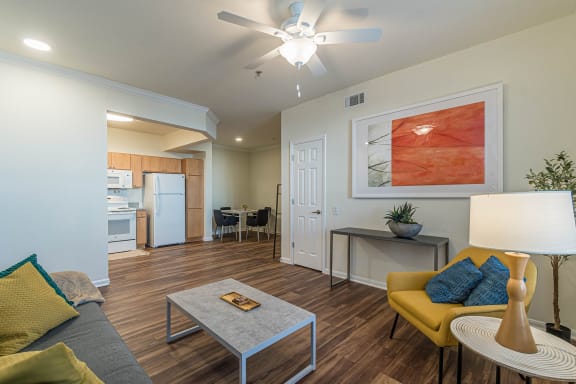 Capitol Crossing Apartments | Affordable Apartments in Austin, TX