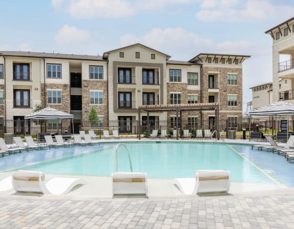 Debbie Lane Flats apartments in Arlington, TX near Dallas-Fort Worth