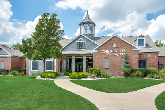 Apartments on Bryant Irvin | The Heights of Cityview