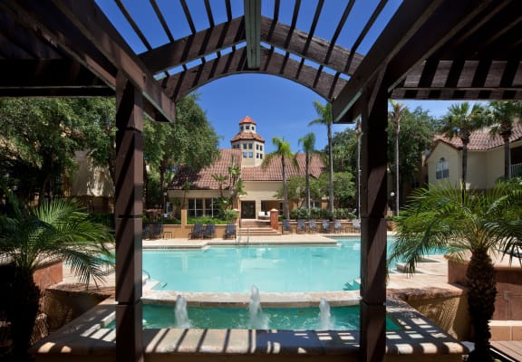 St Petersburg, Florida Apartments | Promenade at Carillon