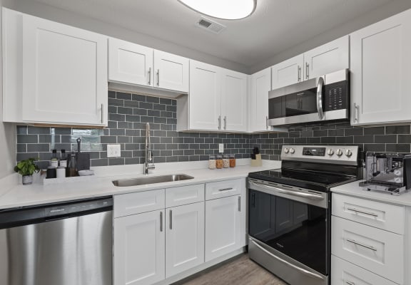 Lake Castleton | Apartments in Indianapolis, IN