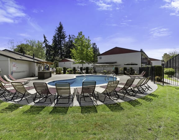 Apartments in Lynnwood | Pinewood Square Apartment Homes