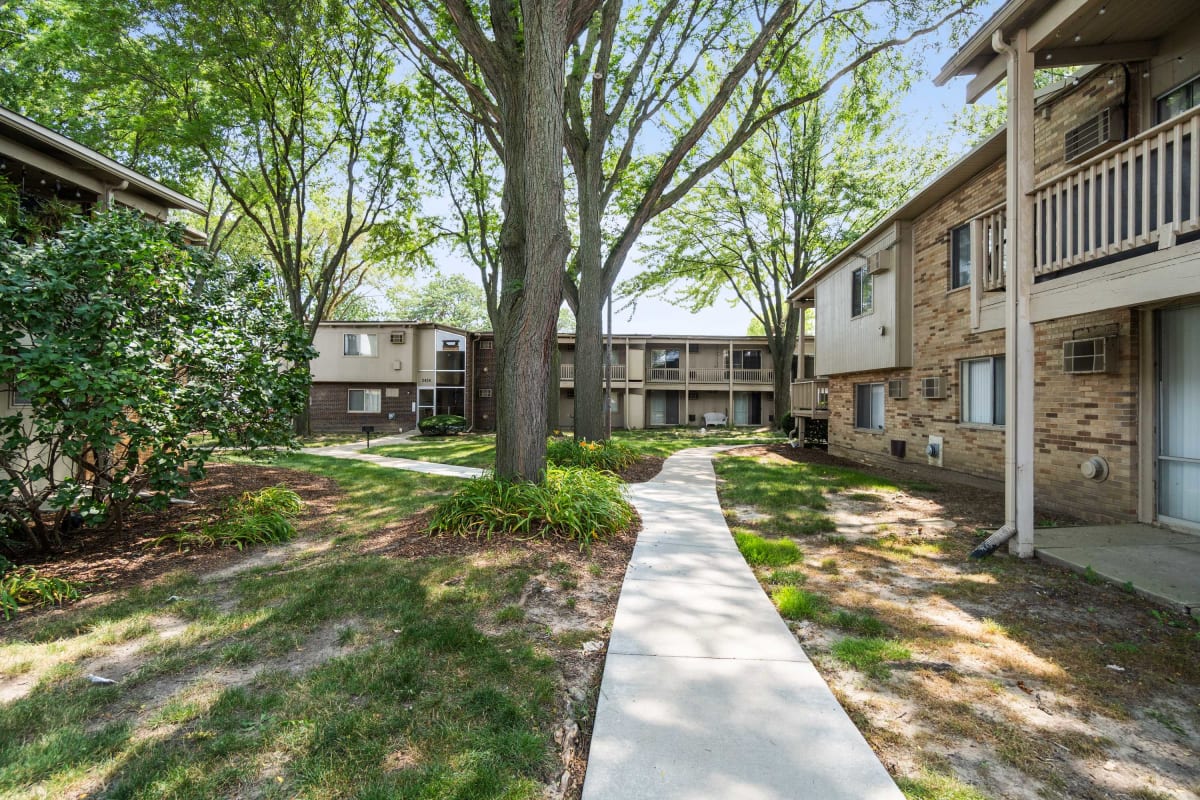 Amber Apartments | Custom Page