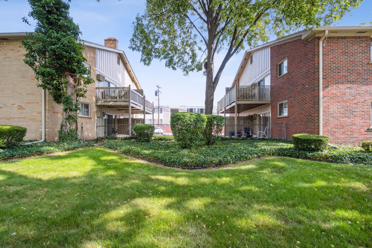 Amber Apartments | Custom Page