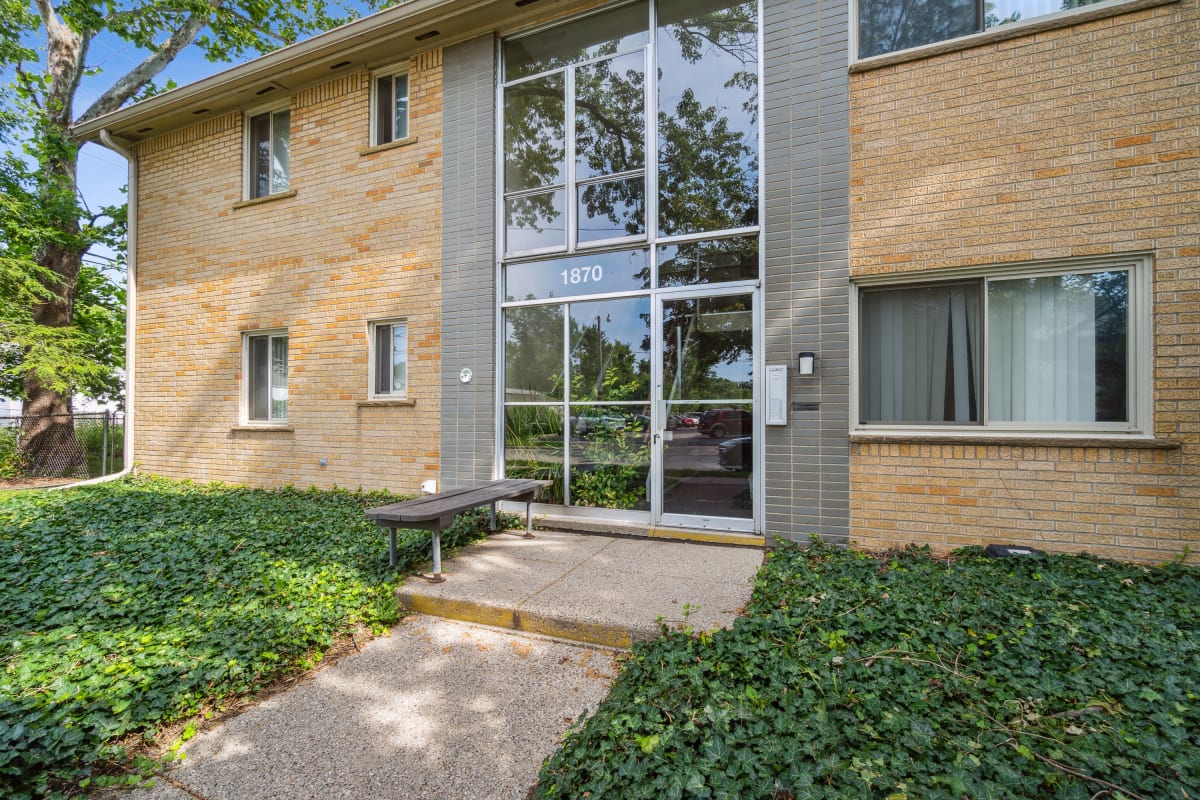 Amber Apartments | Custom Page