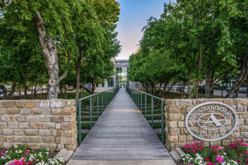 Thousand Oaks at Austin Ranch | Apartments in The Colony, TX