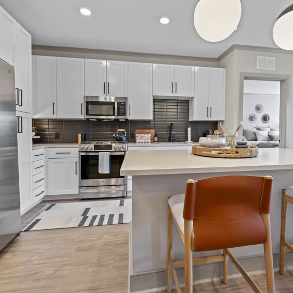 Newtown Square Apartments | The Harrison Apartments