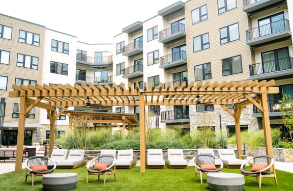 Newtown Square Apartments | The Harrison Apartments