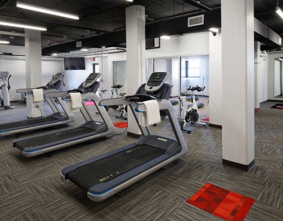 Quality Hill Towers apartments in Downtown Kansas City, MO