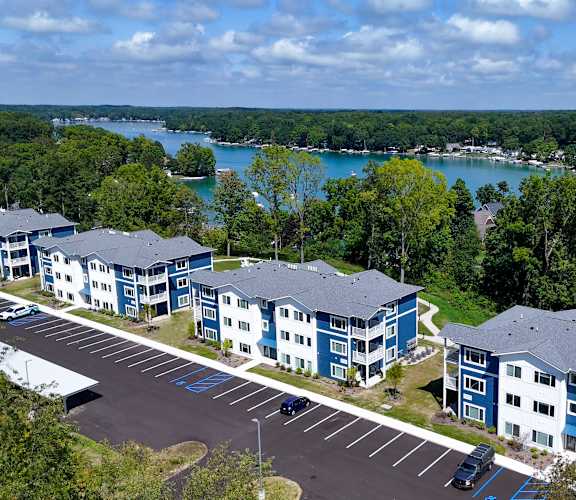 The Bluffs at Gull Lake | Apartments in Richland, MI