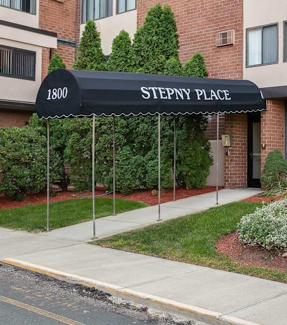 Rocky Hill Apartments | Stepny Place | Home