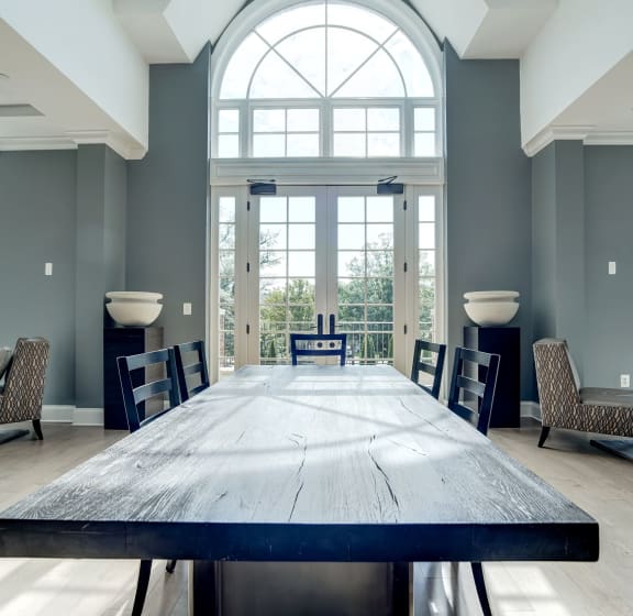 Park at Arlington Ridge | Renovated Apartments in National Landing ...