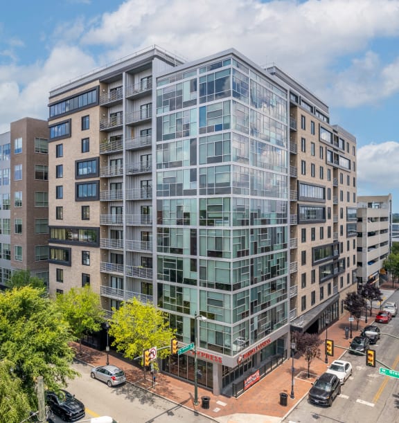 Apartments in Downtown Richmond | The Square Apartments