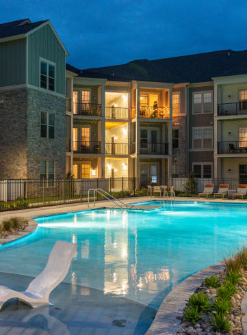 Apartments in Williamsburg | The Whitworth