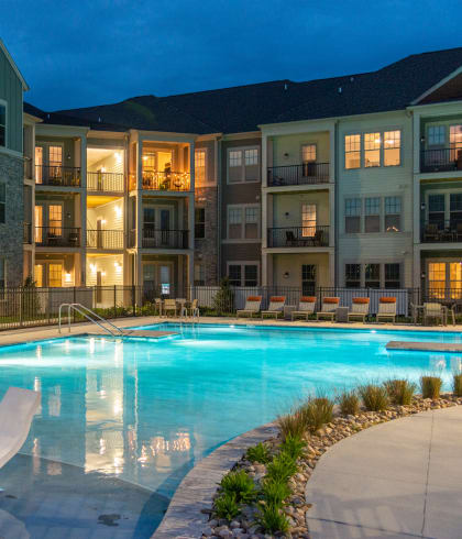 Apartments in Williamsburg | The Whitworth