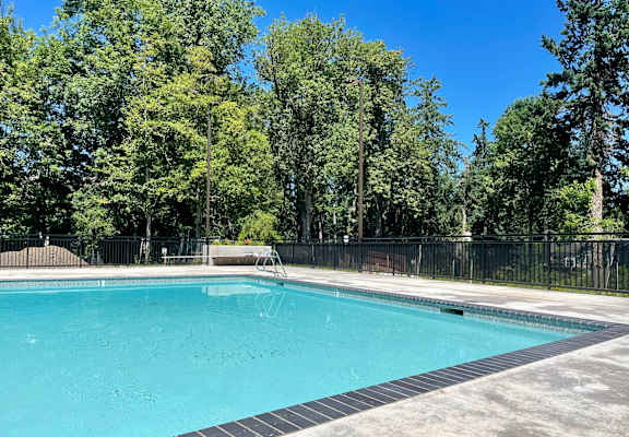 Tualatin Apartments | Commons on the Tualatin River