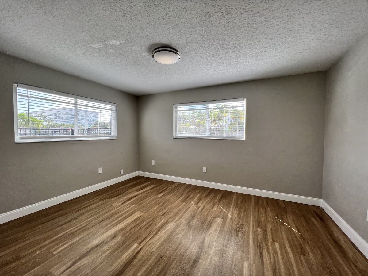 Tropical Pointe @ Biscayne Gardens | Palm Gardens Images