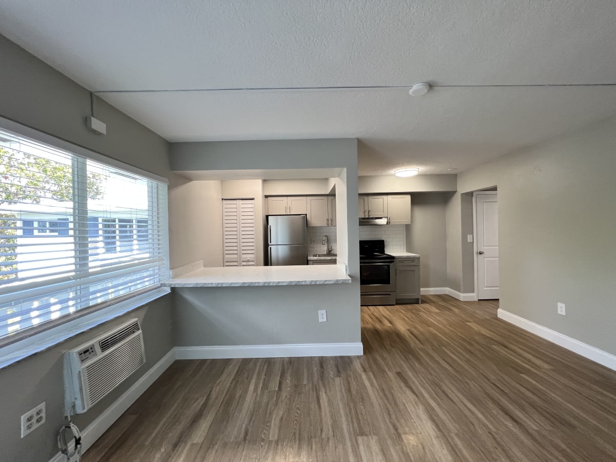 Tropical Pointe @ Biscayne Gardens | Palm Gardens Images