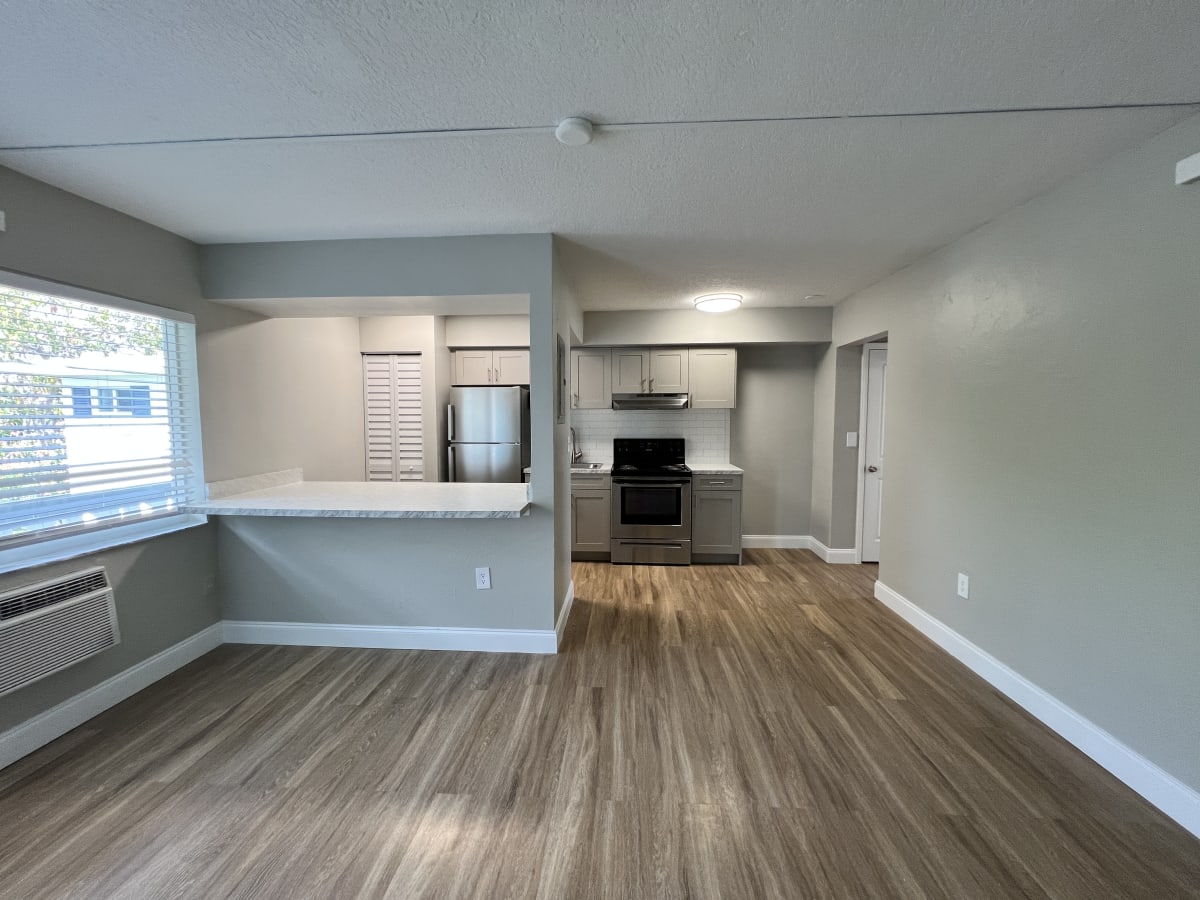 Tropical Pointe @ Biscayne Gardens | Palm Gardens Images