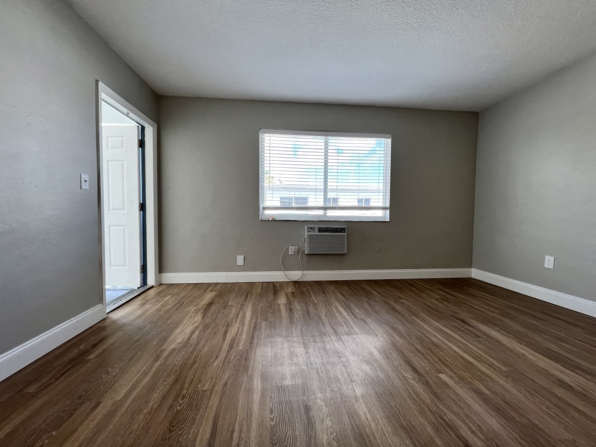 Tropical Pointe @ Biscayne Gardens | Palm Gardens Images