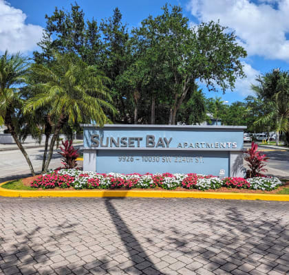 Sunset Bay Apartments | Apartments in Miami, FL