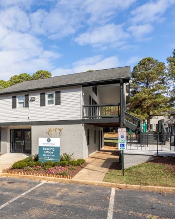 Country Club Apartments | Apartments in Charlotte, NC
