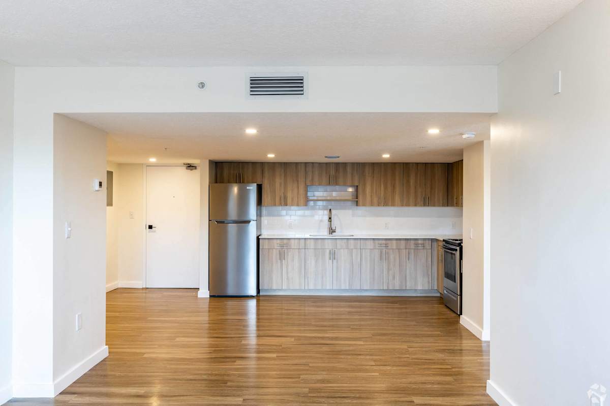 Tropical Pointe @ Biscayne Gardens | Images