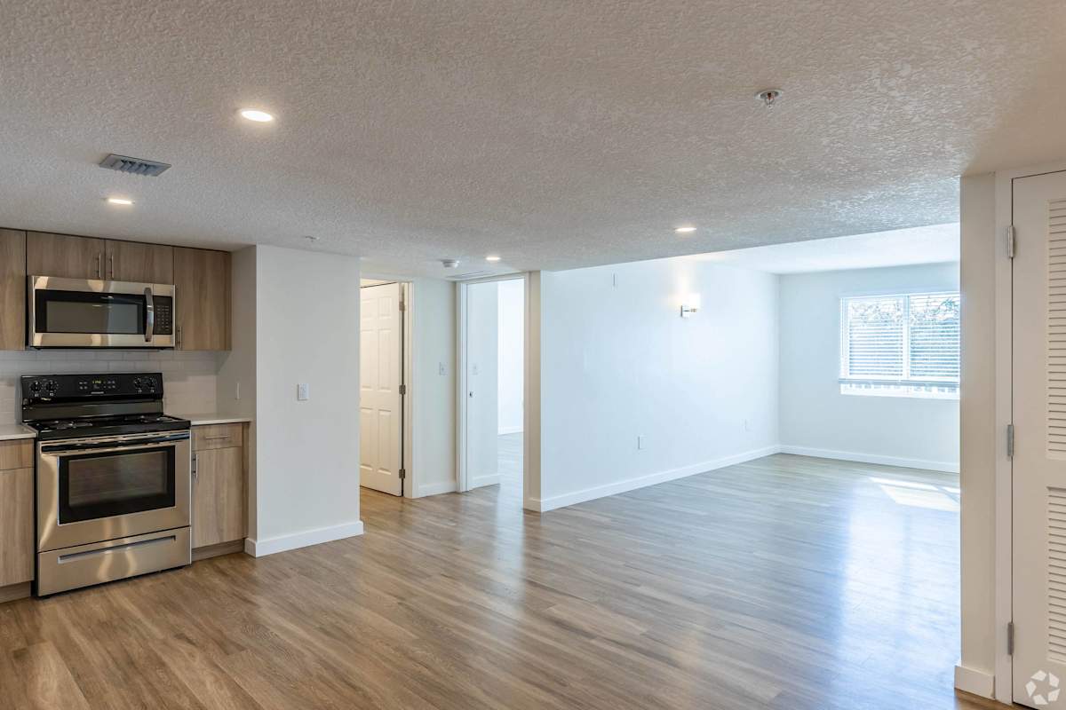 Tropical Pointe @ Biscayne Gardens | Images