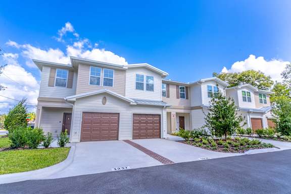 Deland Commons | Custom Page